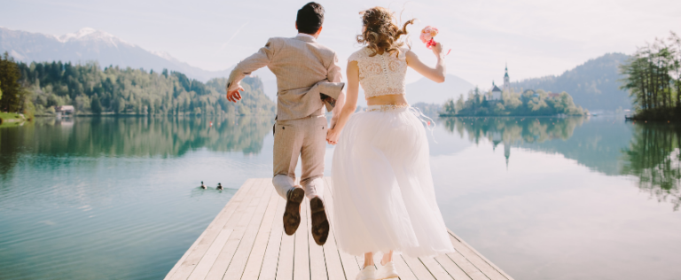 Wedding Freebies: A Complete List of Free Wedding Stuff